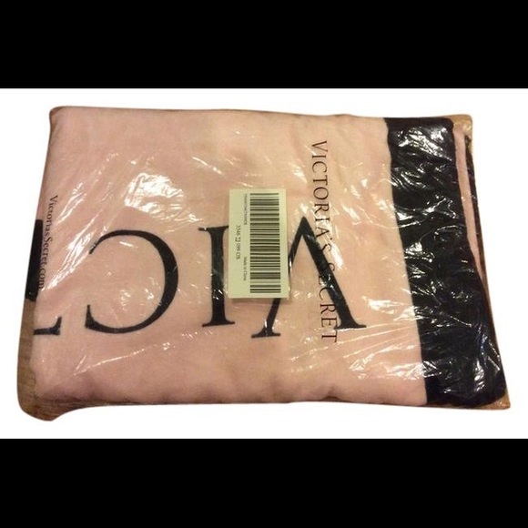 Victoria's Secret | Other | Victorias Secret Towel Free Hermes Table ...